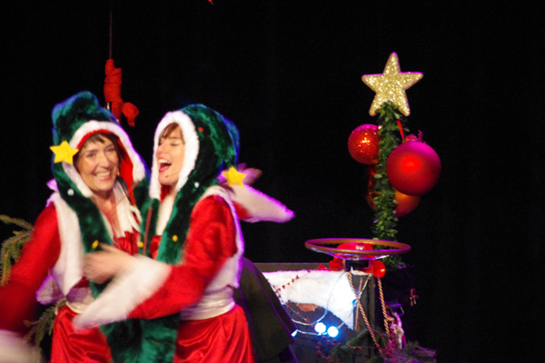 Le spectacle de Noël | Site de l'école Jean ROSTAND (Pégomas)